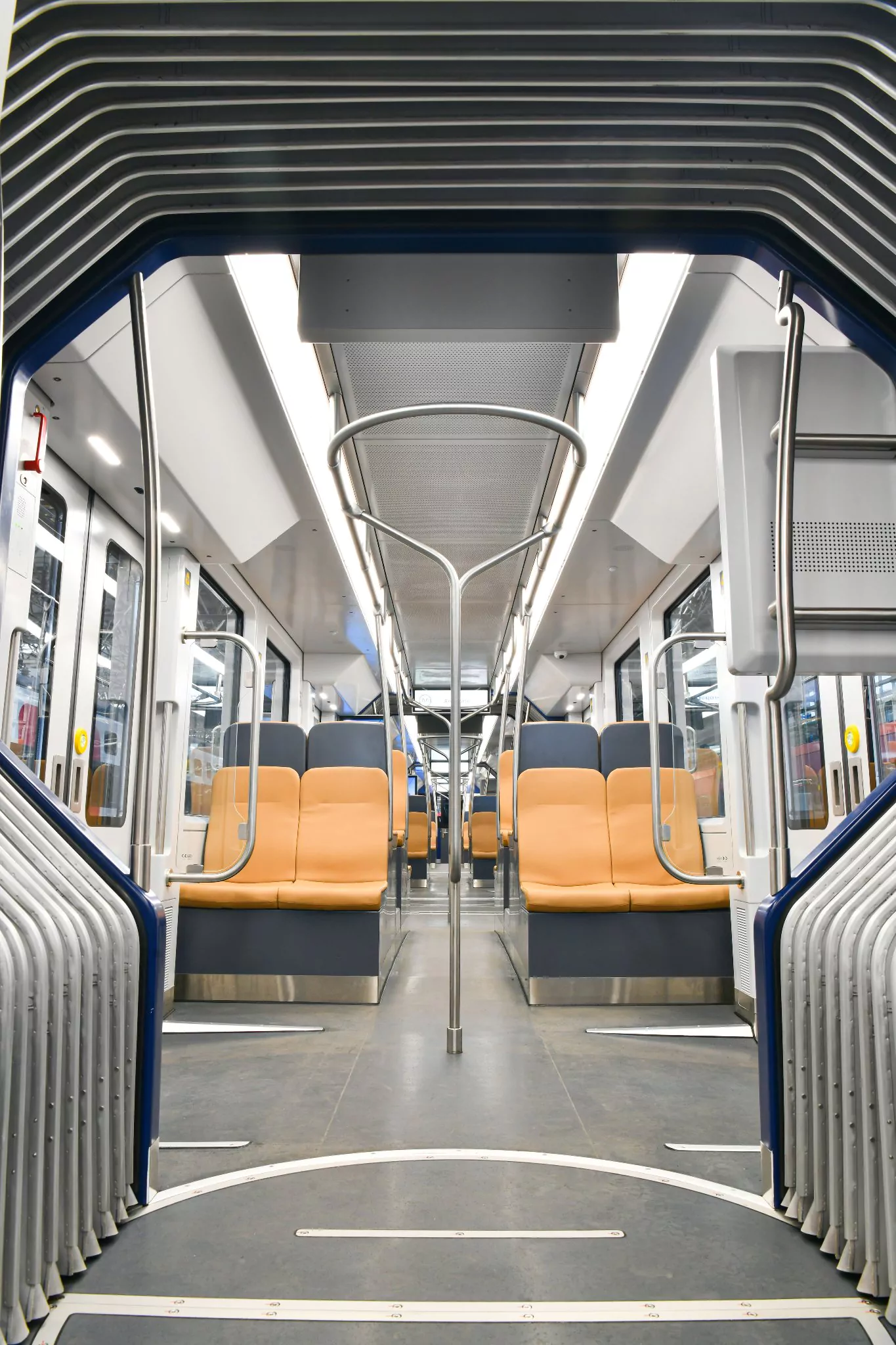 První nová tramvaj pro Porto od CRRC - Transport Minutes