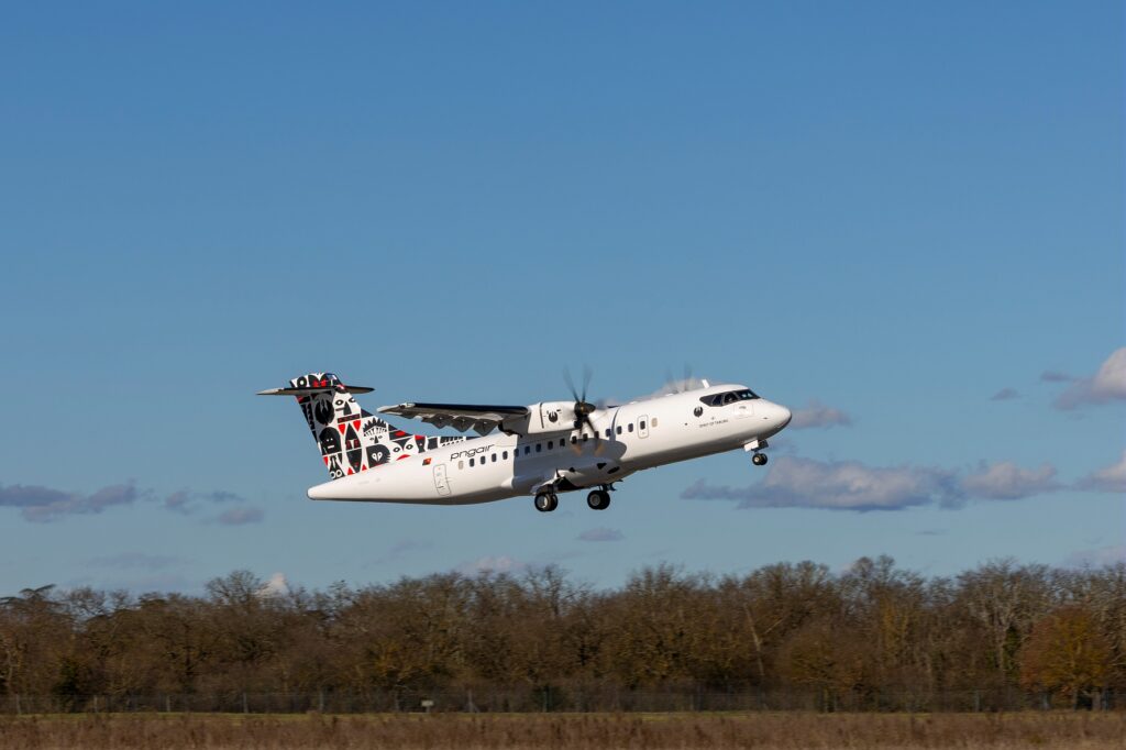 ATR dodává první letoun ATR 42-600 společnosti PNG Air, čímž letecká ...